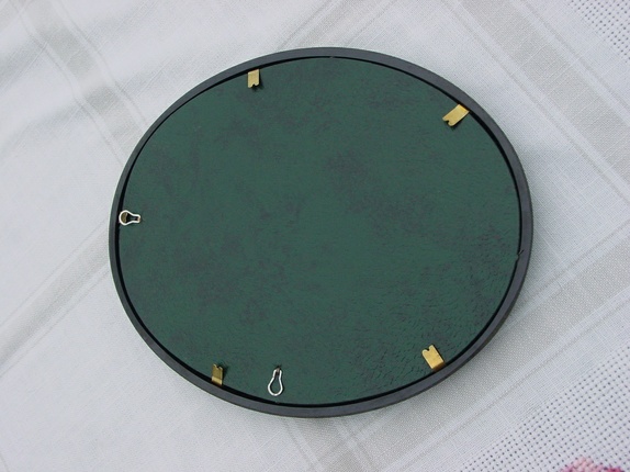 Innrammet broderi med romantisk motiv - Epla