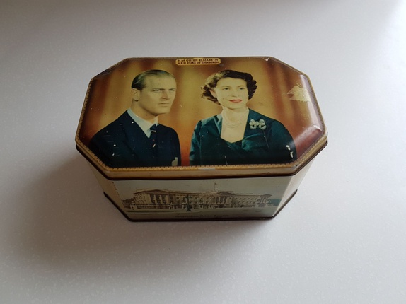 Teboks Souvenir fra kroningen til Dronning Elisabeth - Epla