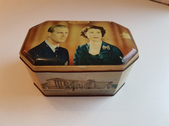 Teboks Souvenir fra kroningen til Dronning Elisabeth - Epla