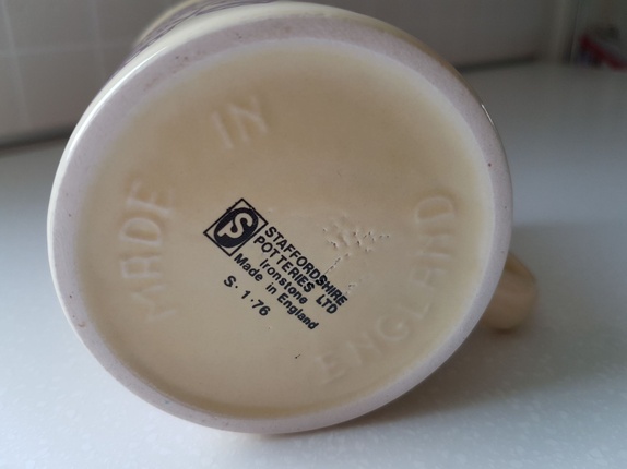 Gult Retro Krus Staffordshire - Epla