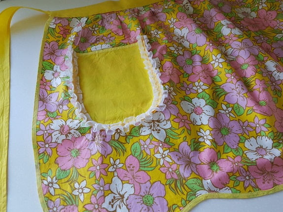 Gult Retro forkle med Blomster - Epla