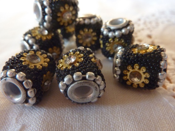 Sorte perler med strass - Epla