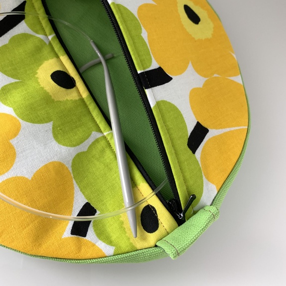 Rundpinneetui i Marimekko-stoff - Epla