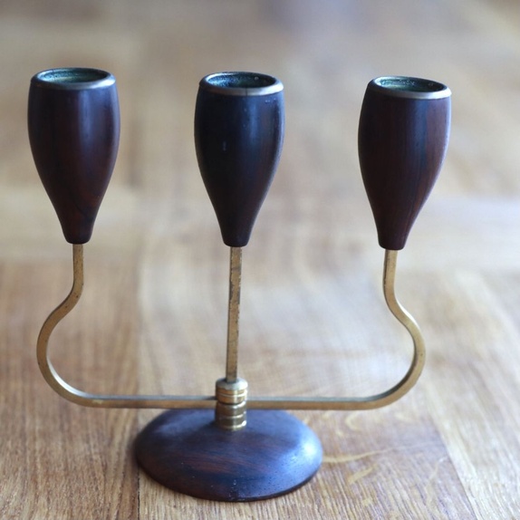 Lysestake i teak og messing - Epla