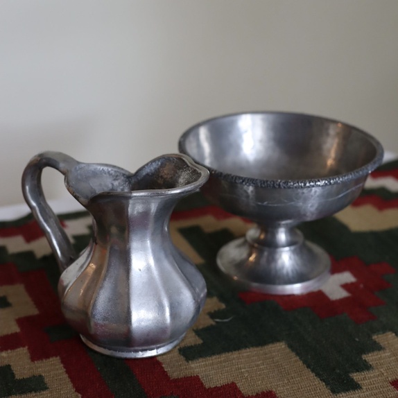 Vase og skål i tinn - Epla