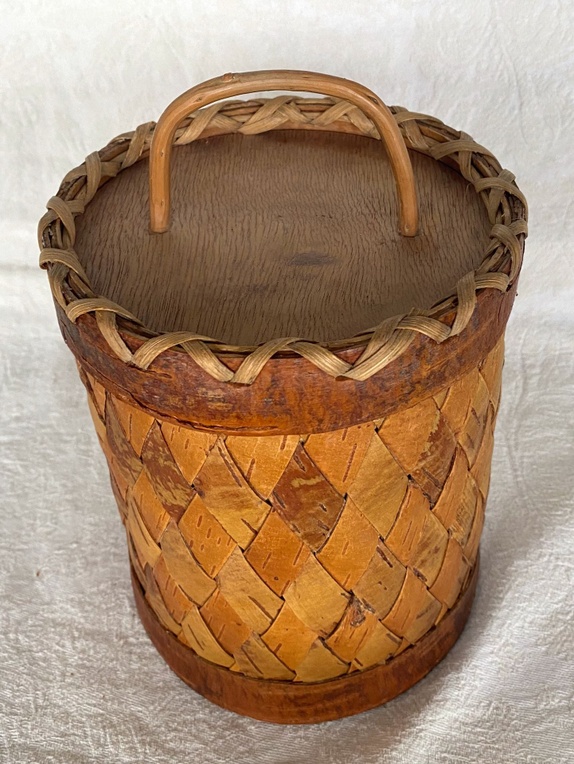 Flott boks med lokk - neverarbeid - Epla