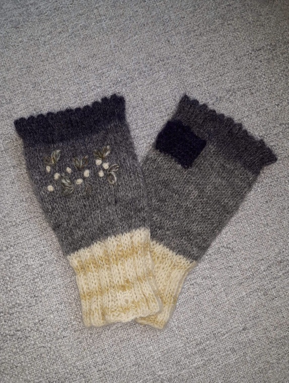 Pulsvanter i håndspunnet ull - Epla