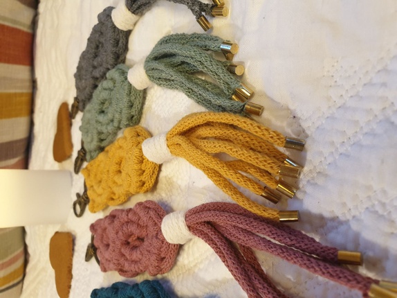 Makrame nøkkelringer - Epla