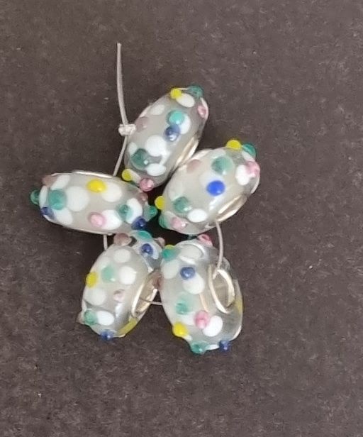 Hvite med dotter,store hull - Epla