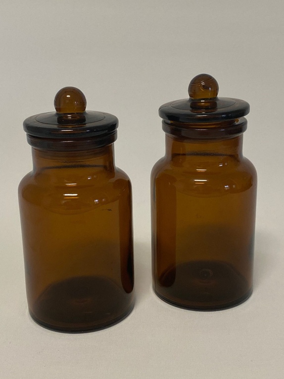 2 brune glasskrukker - Epla