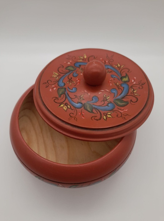 Rosemalt skrin / trebolle - Epla