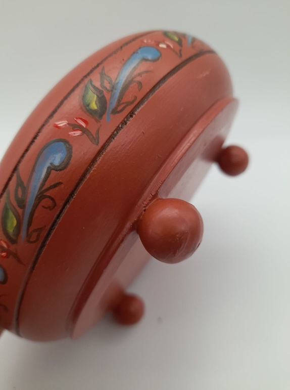 Rosemalt skrin / trebolle - Epla