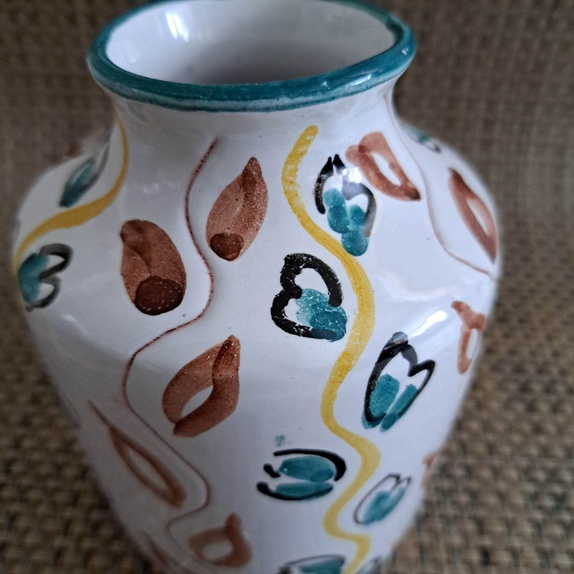 Håndmalt vase i keramikk - Epla