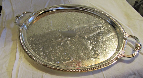 Fat og serveringsbrett i nysølv. - Epla