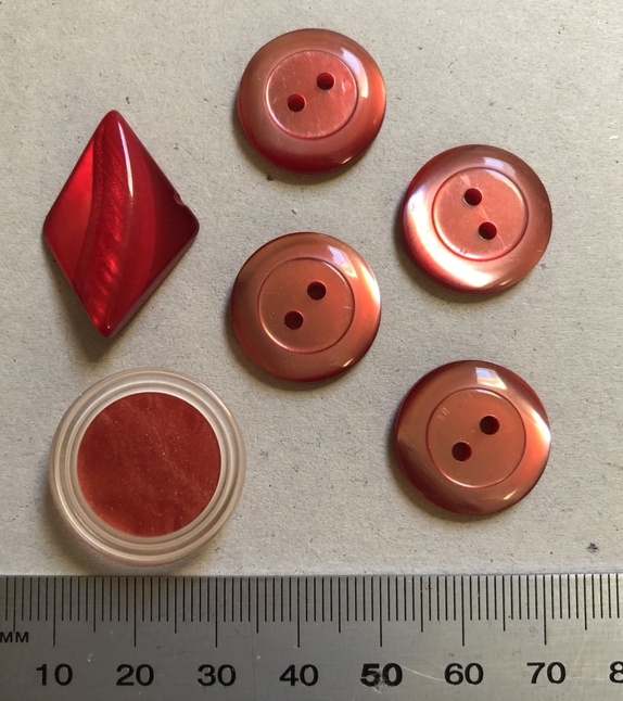 Røde vintage plastknapper - Epla