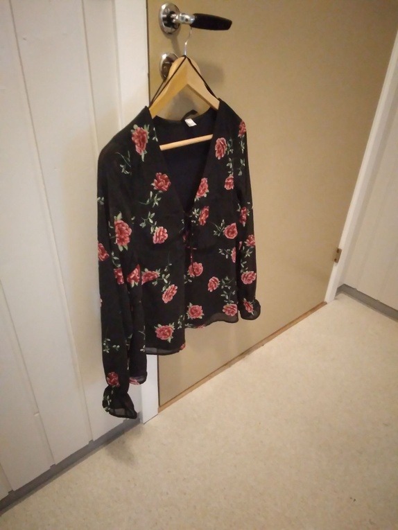 Bluse med blomster - Epla