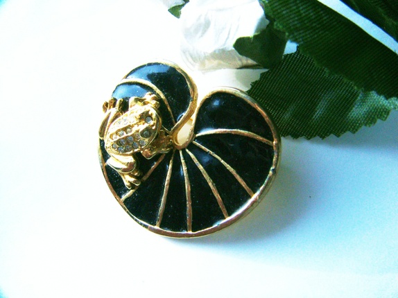 Brosje med frosk Salg - Epla