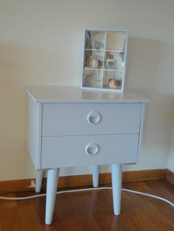 Liten kjekk kommode - Epla