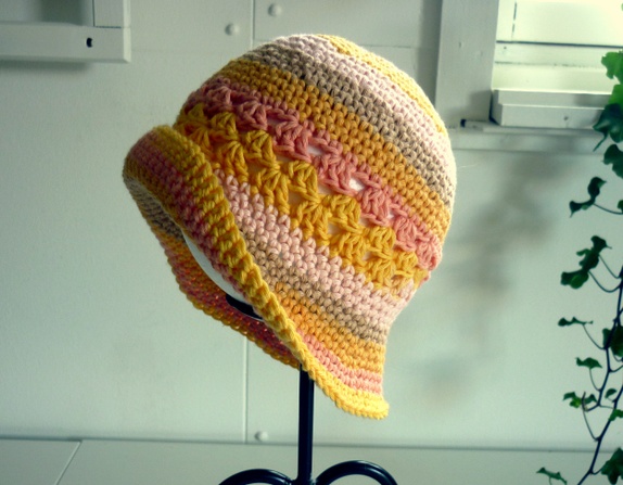 Heklet hatt, str 6-12 mnd - Epla