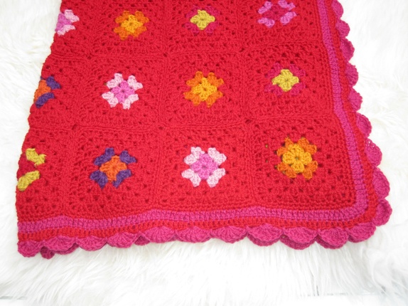 Heklet teppe/pledd. - Epla