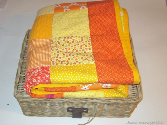 Vattert "Krabbeteppe, Leketeppe" til baby. - Epla