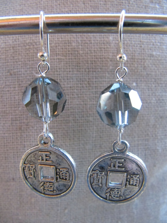 SALG - 30%! Før: 100,- Øredobber med mørkegrå swarovski og anheng - Epla