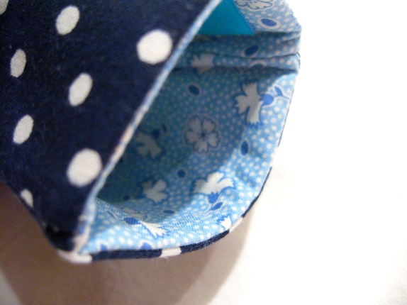 Marine og prikker - Etui til Iphone - Epla