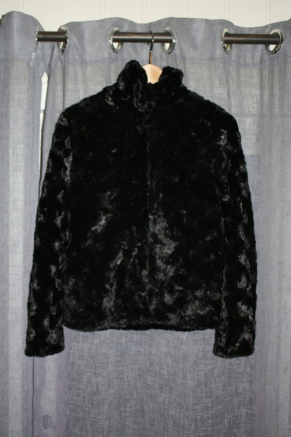 Sort "pels"jakke - Epla