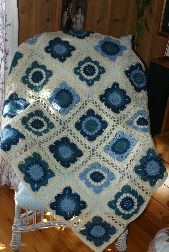 Heklet teppe i SMART. - Epla