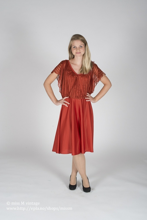Nydelig rustrød 70-talls vintagekjole, M/L - Epla