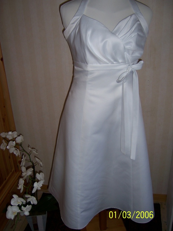 SALG! Stilren Halter neck brudekjole,str 42 Ubrukt - Epla