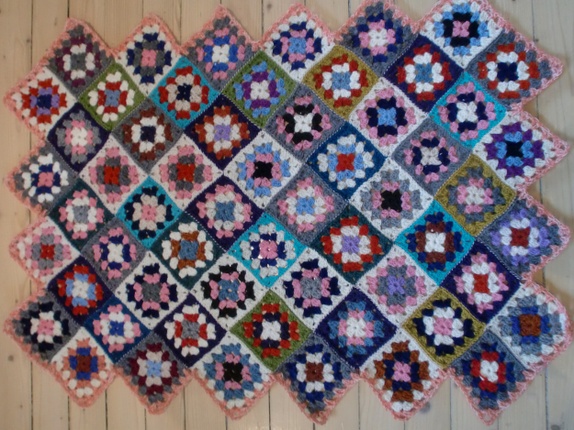 Babyteppe, Barselgave, Vognteppe, Slumreteppe i oldemorsruter - Epla