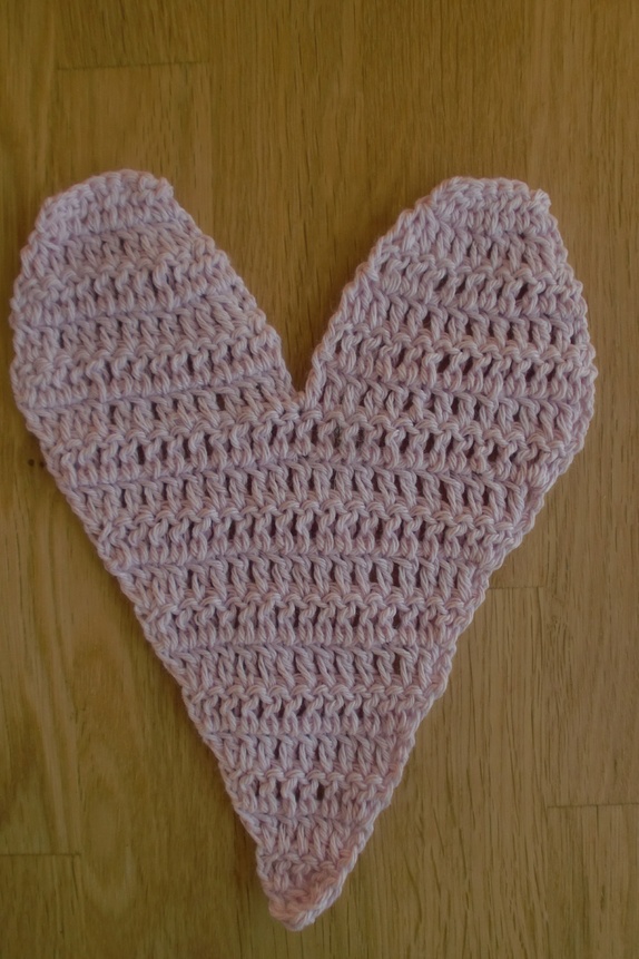 Ti heklede hjerter + LOVE + Nøkkelring med fòret hjerte. ! Hjertelommer & Hjerter til ...