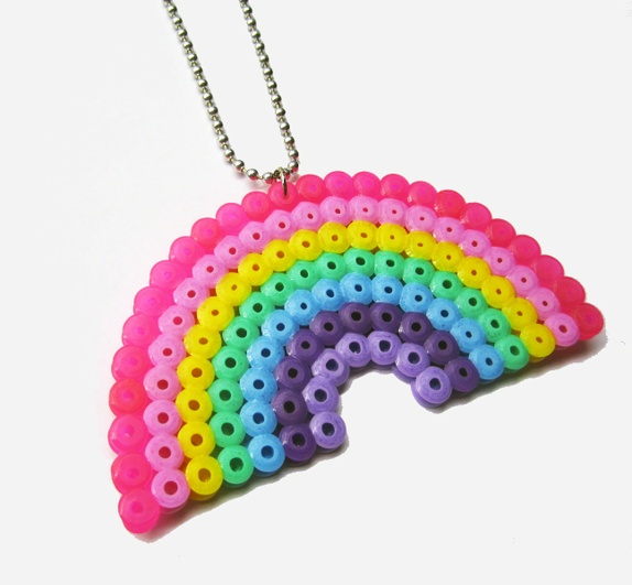 Regnbue hama-smykke (rosa) - Epla