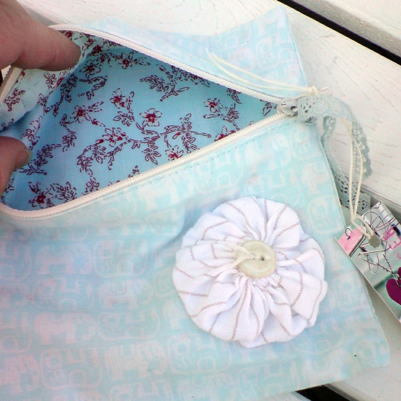 Pung til mynt & småtteri. Lys aqua elefantmønstret pung. - Epla