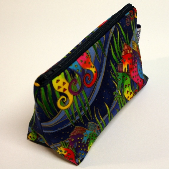 Romslig sminkepung - Epla