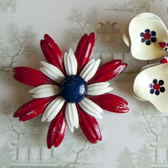 Fest - to vintage brosjer - Epla