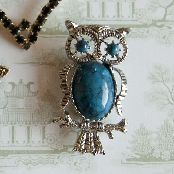 Blått - tre vintage brosjer - Epla