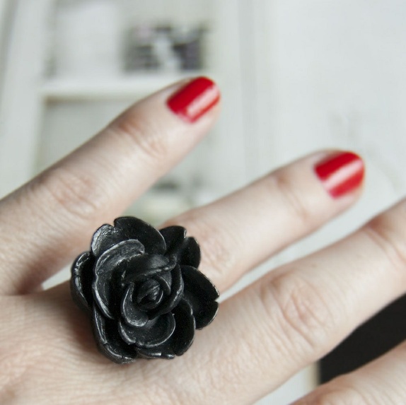 Svart rose - ring - Epla