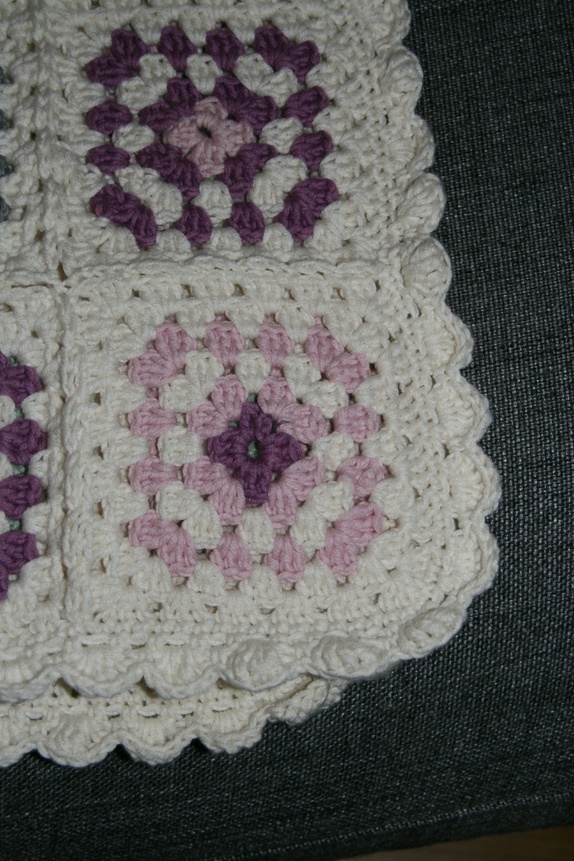 Hekla teppe i oldemorsruter - Epla