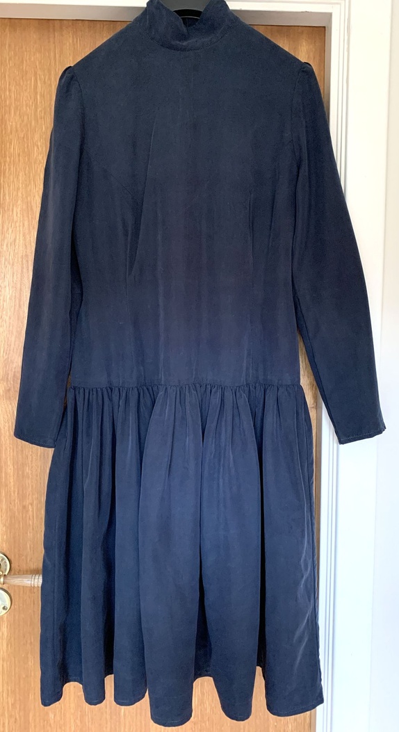 Figursydd kjole i silke, Str. S - Epla