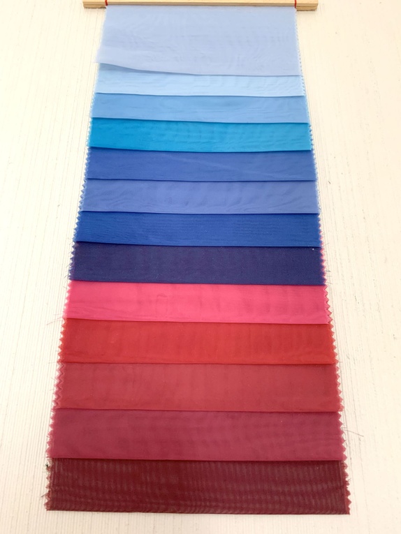 Pynt til vegg, veggdekor i regnbue farger - Epla