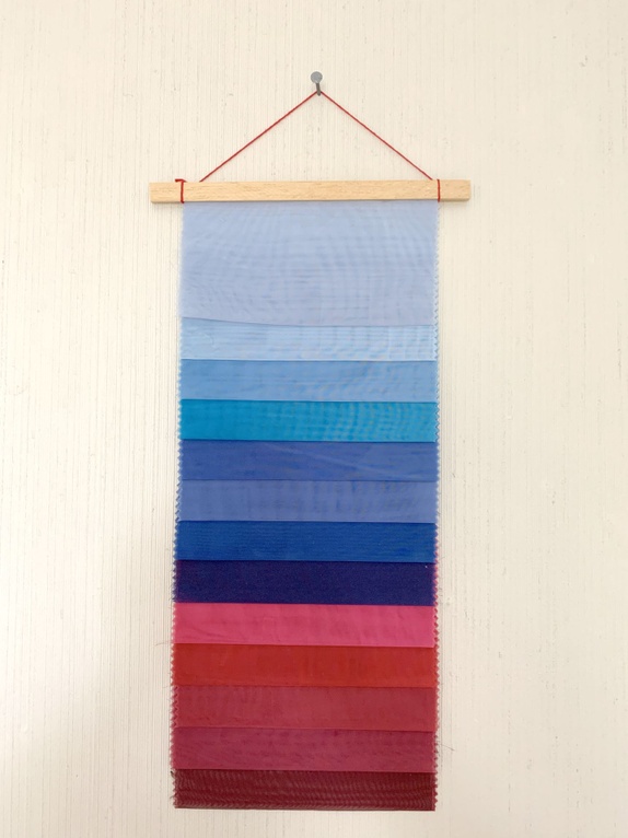 Pynt til vegg, veggdekor i regnbue farger - Epla