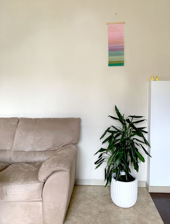 Pynt til vegg, veggdekor i regnbue farger - Epla