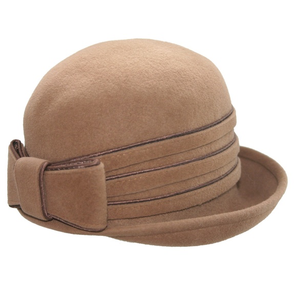 Beige elegant hatt i filt - Epla
