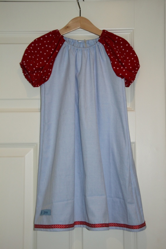 Kjole som passer lenge, ingen fraktkostnad! Str. 98/104 og 128. - Epla