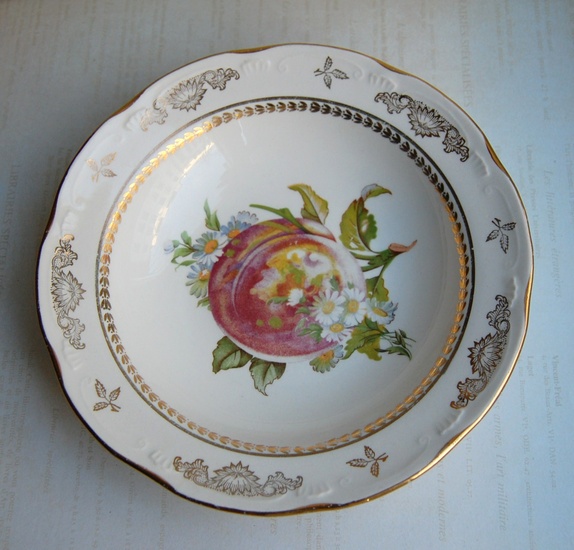 Figgjo dessertskål med gullmønster, frukt og blomster. - Epla