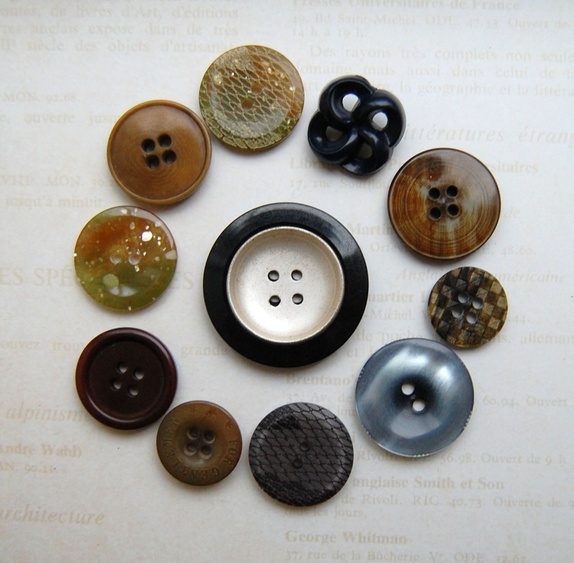 Gamle knapper. - Epla