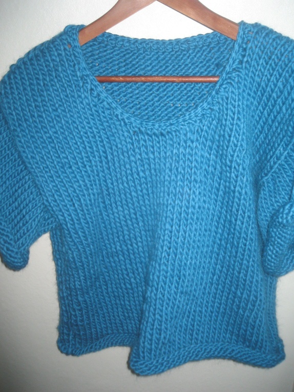 Kun 399,- Herlig, lun, lett og luftig genser i easy-ullgarn i petrolfarge, s- stor medium - Epla