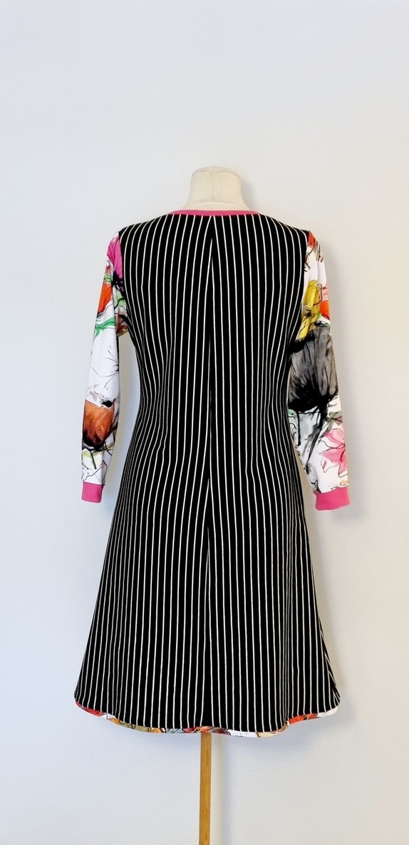 Kjole str: 38 Salg før: 750; - Epla